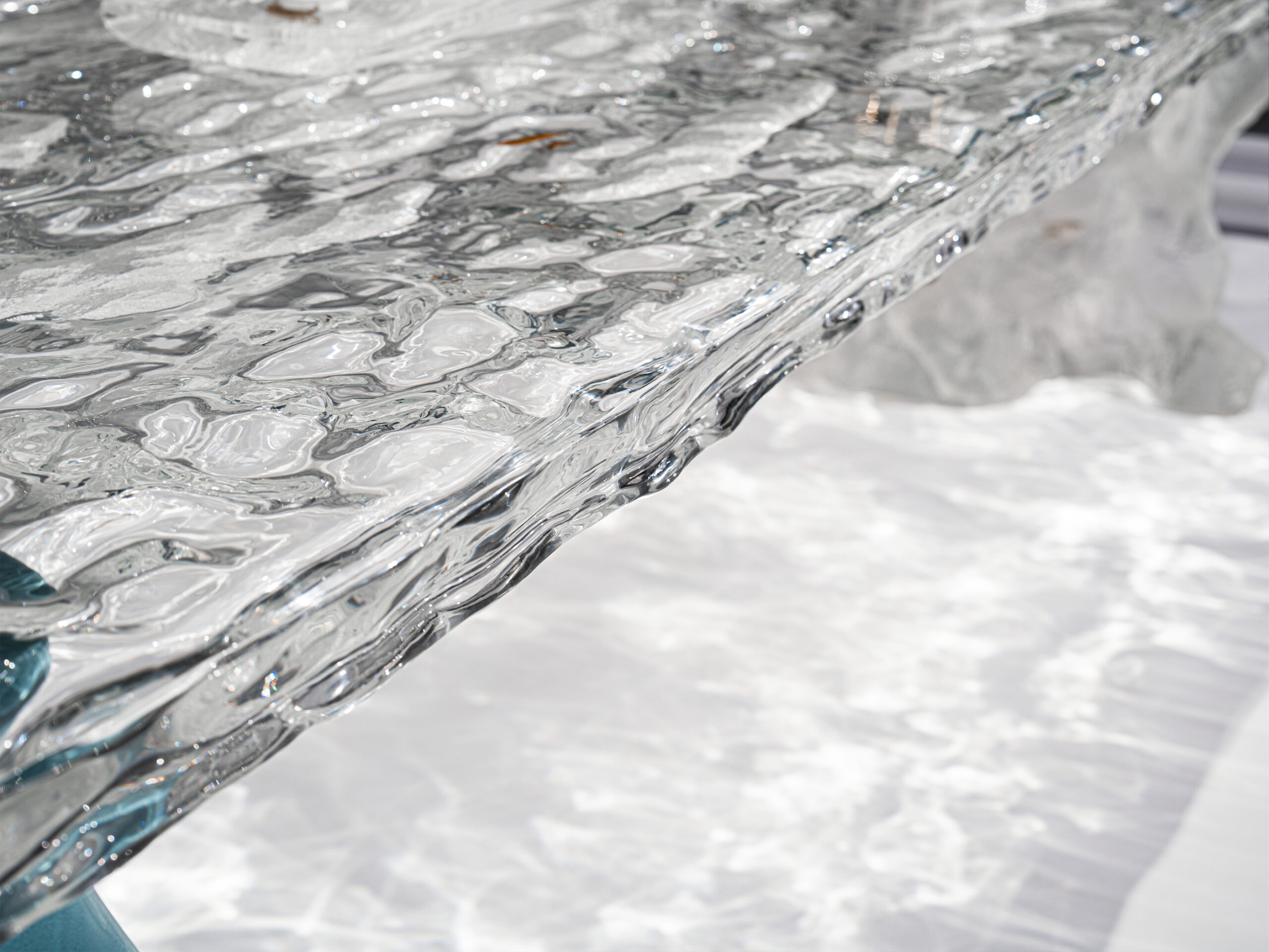 Aqua Crystal Dining Table | Dainte